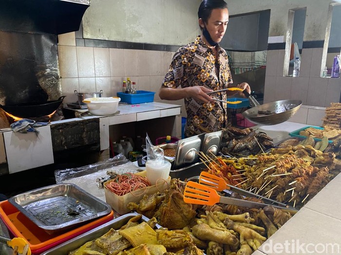 Puedes Poll! Penyetan Bang Ali dengan 3 Level Sambal