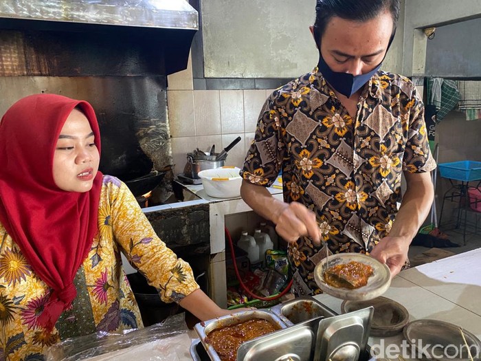 Puedes Poll! Penyetan Bang Ali dengan 3 Level Sambal