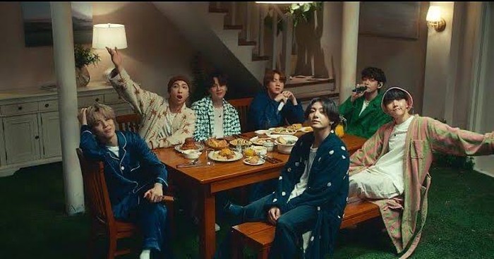 'Butter' BTS Sukses Bikin Penasaran, Ini 10 Momen Makan Enak Member BTS