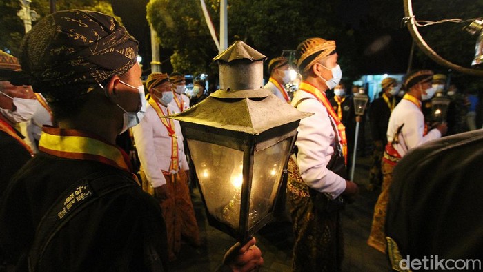 Foto: Malam Selikuran Keraton Solo, Tradisi Sambut Lailatul Qadar
