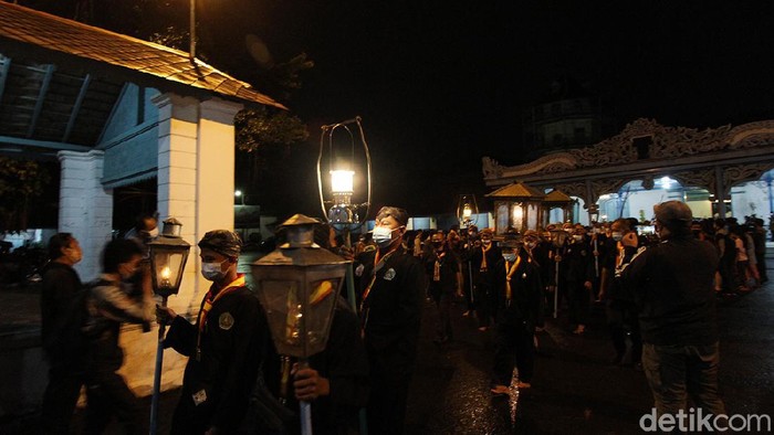 Foto: Malam Selikuran Keraton Solo, Tradisi Sambut Lailatul Qadar