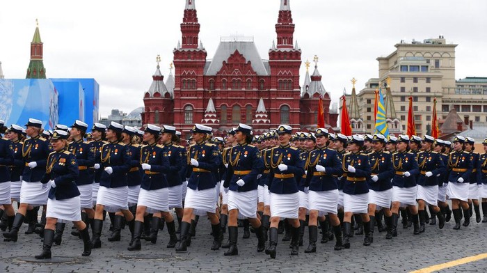 Foto-foto Meriahnya Parade Militer Kemenangan Rusia