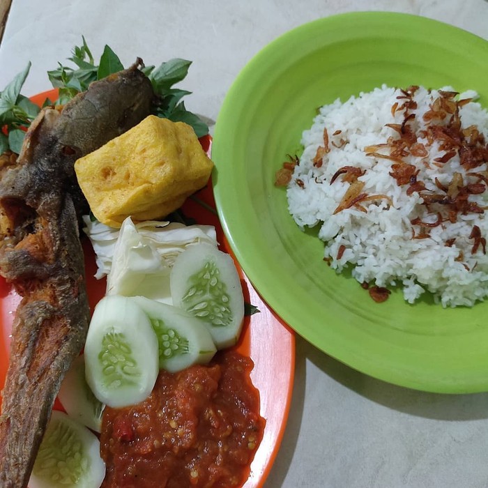 20 Pecel Lele Lamongan Ada di Sini