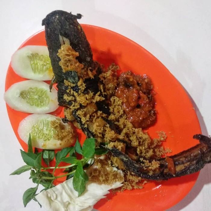 20 Pecel Lele Lamongan Ada di Sini