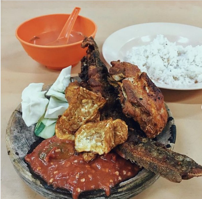 20 Pecel Lele Lamongan Ada di Sini