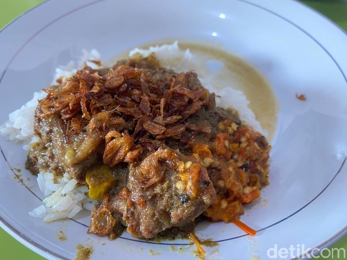 Kenikmatan Rawon Setan, Rawon Legendaris di Surabaya Sejak 1952