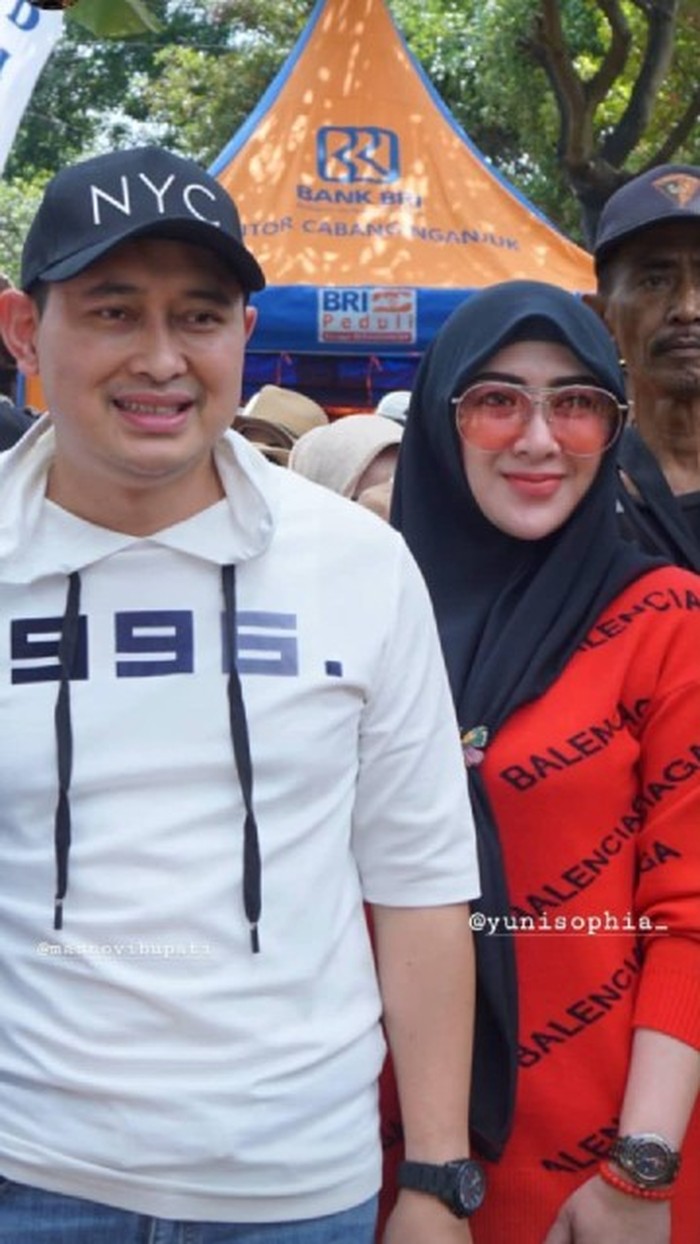 10 Artis yang Nikah dengan Pejabat, Ada yang Beda Usia 27 Tahun