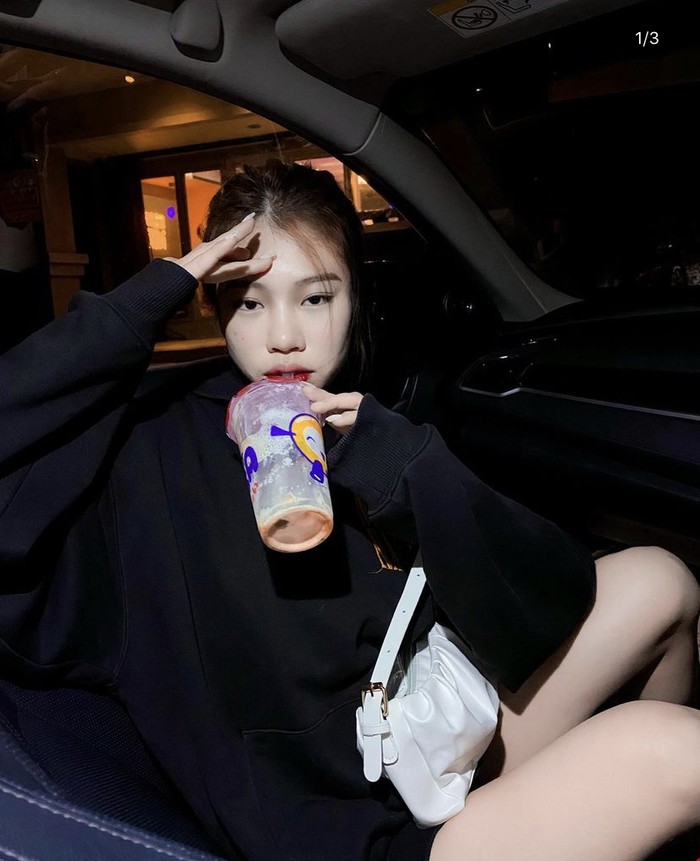 Cantiknya Selebgram Vey Ruby Jane Saat Minum Boba 7449