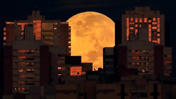 Wow, Begini Potret Super Blood Moon di Brasil