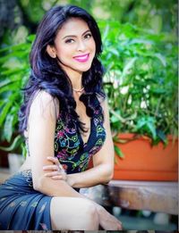 10 Potret Juara Puteri Indonesia Pertama, Cantik Awet Muda di Usia 49