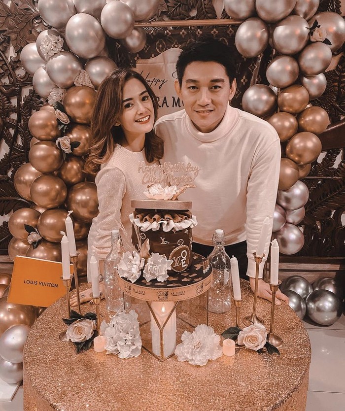 Resmi Menikah, Ini Momen Ifan 'Seventeen' dan Citra Monica saat Makan ...