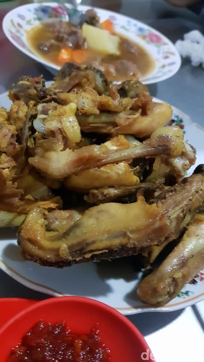 Ayam Goreng Kampung Racikan Pak Supar yang Tersohor di Semarang
