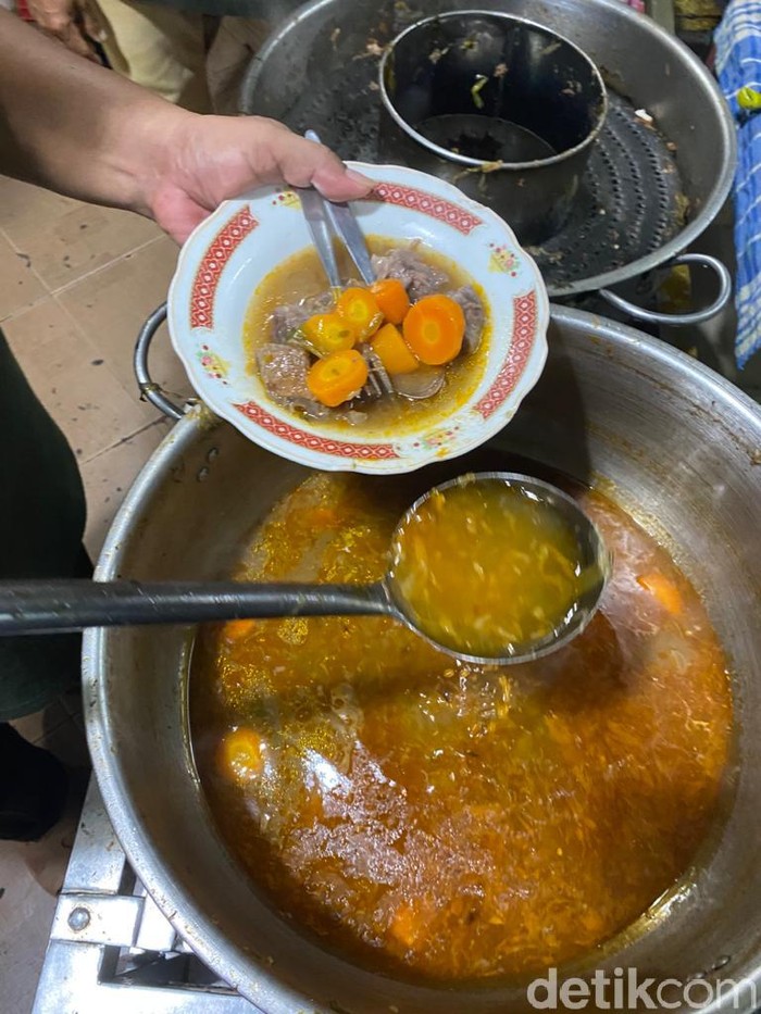 Ayam Goreng Kampung Racikan Pak Supar yang Tersohor di Semarang