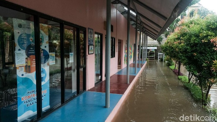 RPTRA Taman Jangkrik Terendam Imbas Hujan Deras