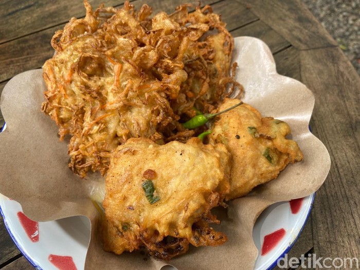 Asri Banget! Cicip Mi Lethek dan Nasi Liwet Enak di Situ Pengasinan
