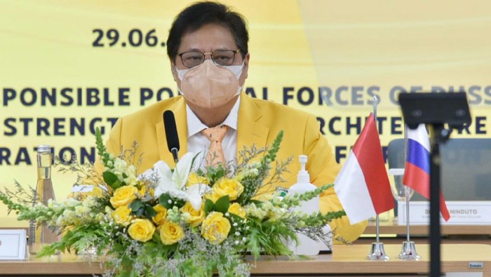 Golkar Perintahkan Kader Pajang Baliho Airlangga Capres 2024 Golkar Perintahkan Kader Pajang Baliho Airlangga Capres 2024