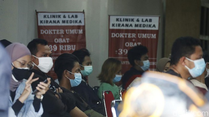 Perang Harga Tes Swab COVID-19 di Tengah Lonjakan Corona