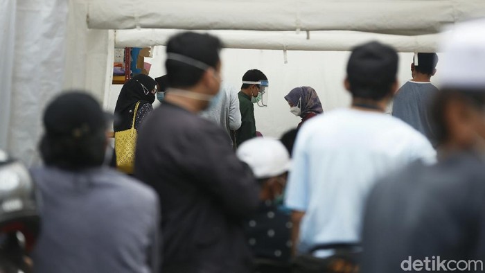 Perang Harga Tes Swab COVID-19 di Tengah Lonjakan Corona Perang Harga Tes Swab COVID-19 di Tengah Lonjakan Corona