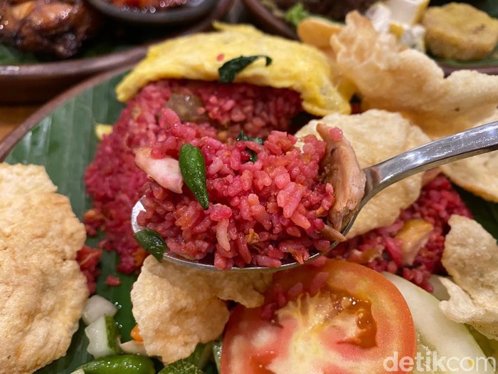 Enaknya Nasi Goreng Merah dan Nasi Bakar Megono Rumahan di Kemang