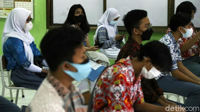 Kini Vaksin Anak Sasar Siswa SMAN 20 Jakarta