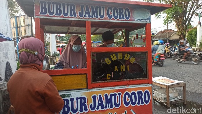 Diracik dengan 15 Rempah, Bubur Jamu Coro Jadi Warisan Kesultanan Demak ...
