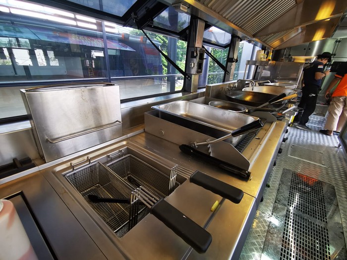 Potret Bus Mercedes-Benz yang Disulap Jadi Dapur Berjalan Oleh Karoseri ...