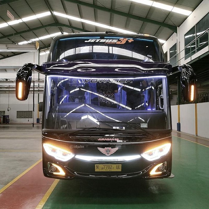 Potret Bus Official Rans Cilegon FC, Pakai Sasis Mercy Dibalut Bodi ...