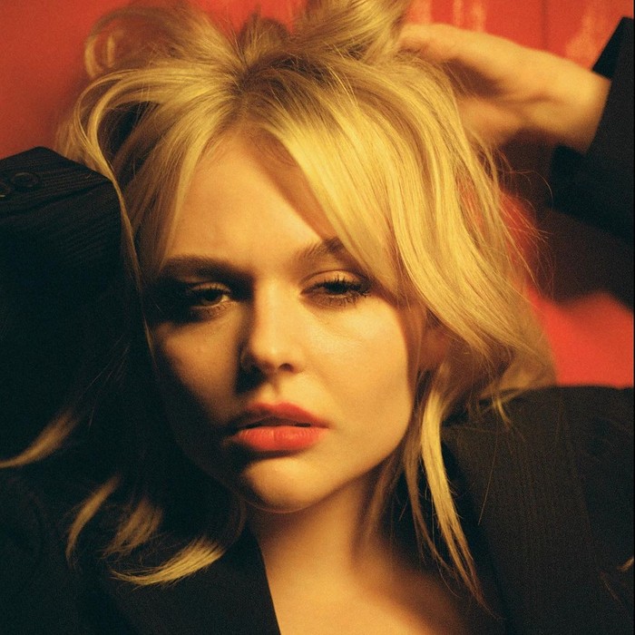 7 Potret Emily Lind, Pemeran Gossip Girl yang Pernah Jadi Korban Bully