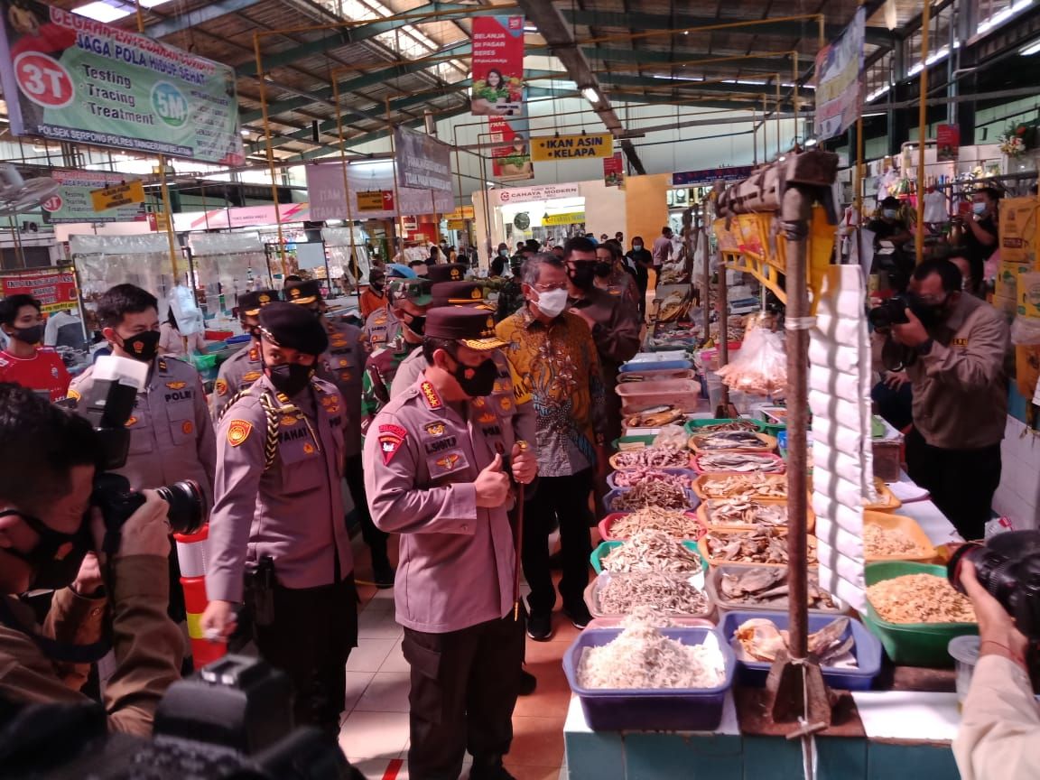 Tinjau Pasar Modern di BSD, Kapolri: Tolong Prokes Betul-Betul Dipatuhi Tinjau Pasar Modern di BSD, Kapolri: Tolong Prokes Betul-Betul Dipatuhi