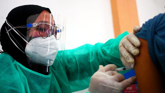 Potret Vaksinasi Jemput Bola Dari Masjid Ke Masjid