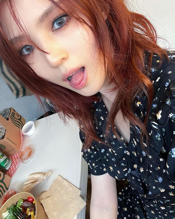 Han So Hee Tampil dengan Rambut Merah, Mirip Natasha Romanoff