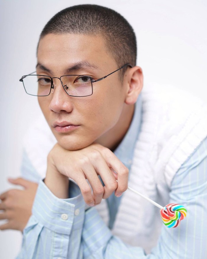 Gaya Keren Adam Rosadi, Pacar Baru Agnez Mo saat Jajan Pizza