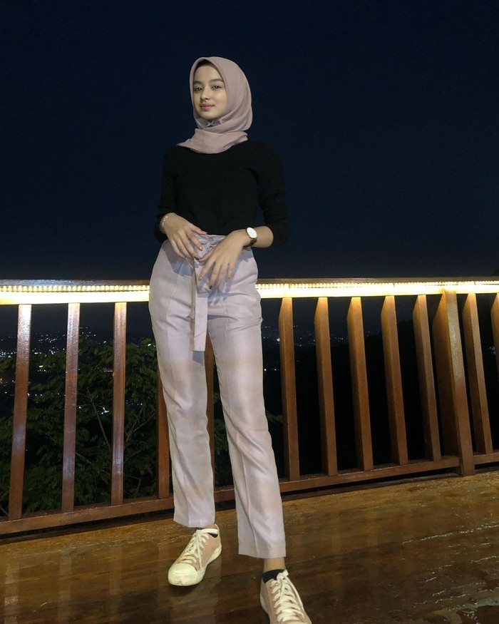 Ini Nabila Putri, Pacar dari Anak Ucok Baba yang Menarik Perhatian