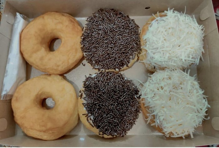 20 Donat Murah dan Empuk Ada di Sini!