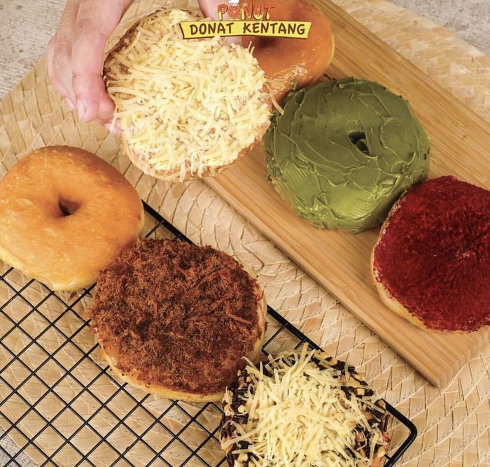 20 Donat Murah dan Empuk Ada di Sini!