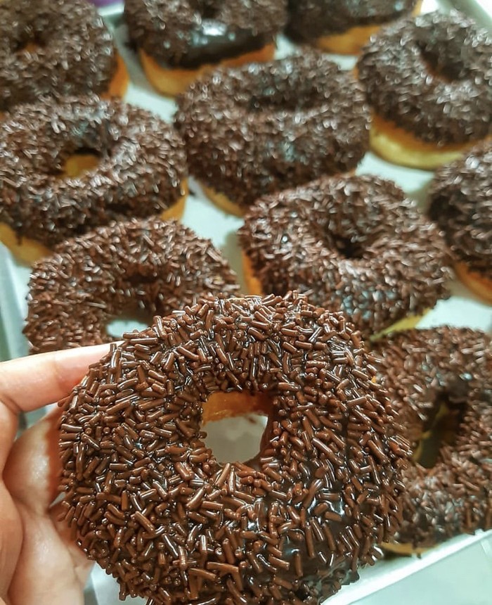 20 Donat Murah dan Empuk Ada di Sini!