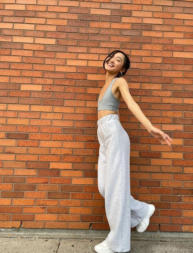 8 Pesona Clara Dao, Influencer yang Dibully karena Berdada Rata 8 Pesona Clara Dao, Influencer yang Dibully karena Berdada Rata