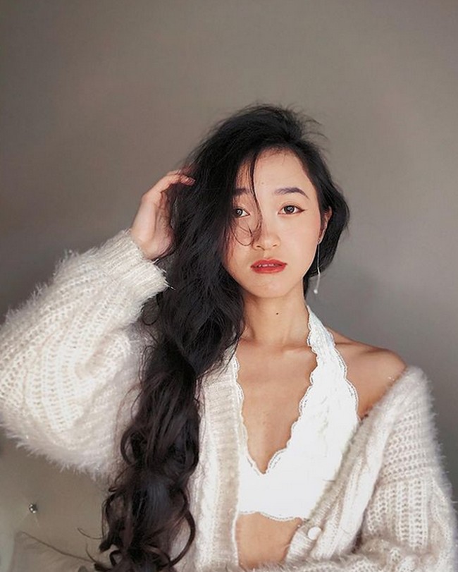 8 Pesona Clara Dao, Influencer yang Dibully karena Berdada Rata 8 Pesona Clara Dao, Influencer yang Dibully karena Berdada Rata