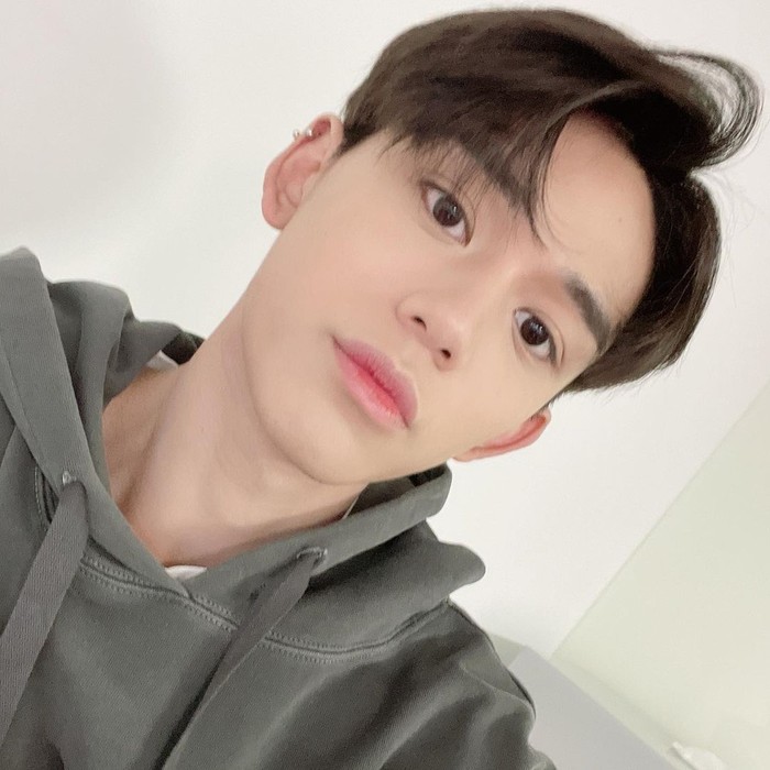 10 Potret Lucas WayV yang Terlibat Skandal Gaslighting