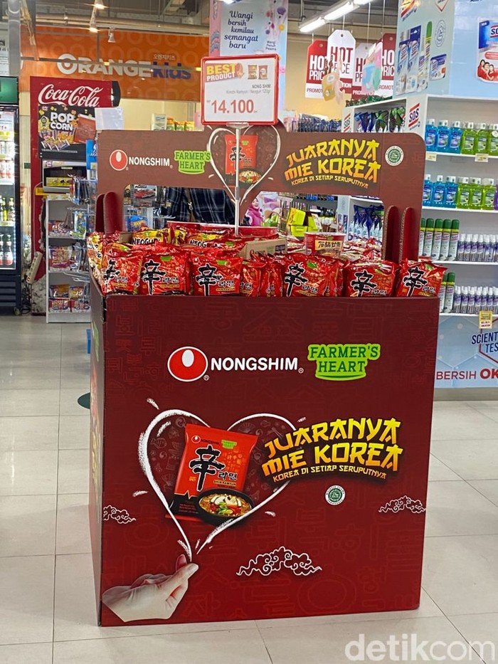 Asyik! Jajan Corn Dog, Susu Pisang, hingga Tteokbokki di Supermarket Korea