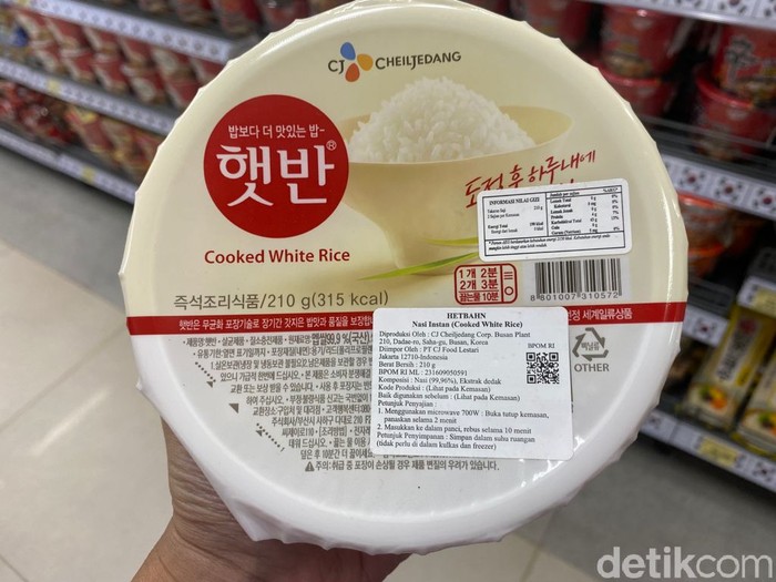 Asyik! Jajan Corn Dog, Susu Pisang, hingga Tteokbokki di Supermarket Korea