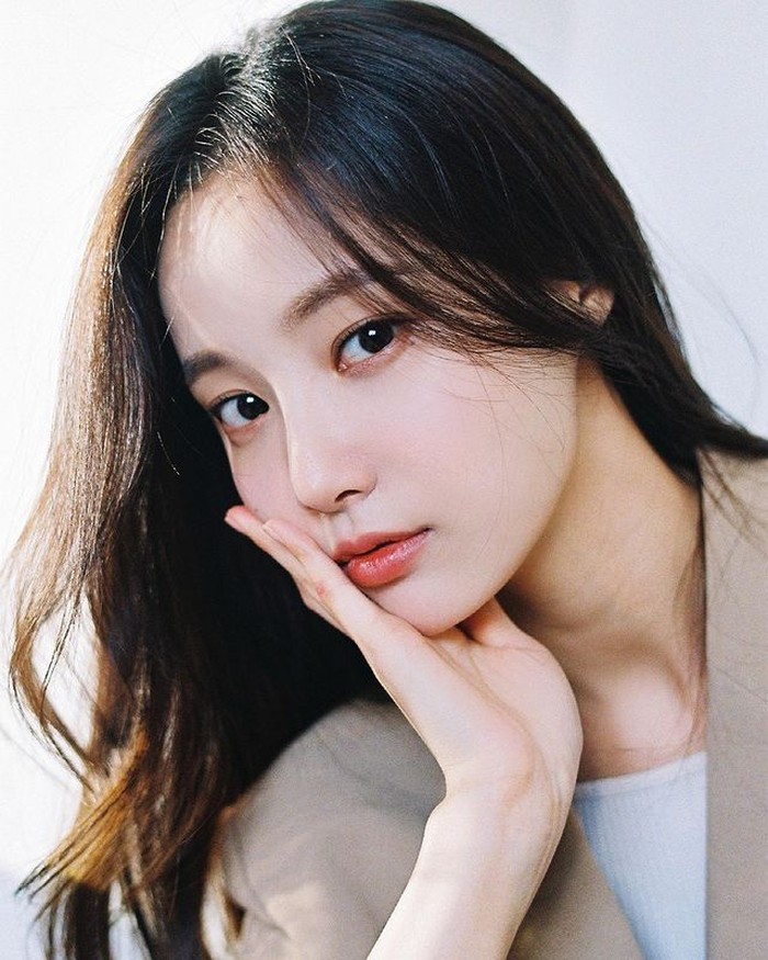Potret Yeonwoo eks MOMOLAND yang Dikabarkan Pacaran dengan Lee Min Ho