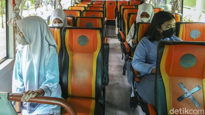Bus Sekolah DKI Kembali Antar Jemput Siswa Bus Sekolah DKI Kembali Antar Jemput Siswa