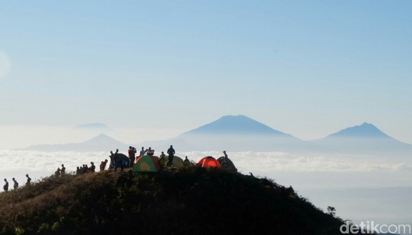 Foto: Gunung Prau yang Bikin Kangen Kemping