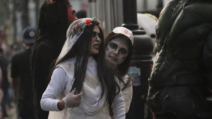 Pocong Sampai Kuntilanak Kembali 'Hantui' Jalan Asia Afrika di Bandung