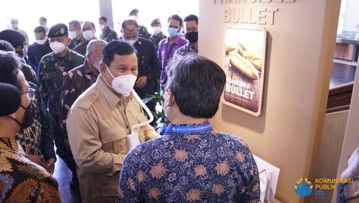 5 Potret Menhan Prabowo Kunjungi ITS, Janji Banyak Order Inovasi Anak ...