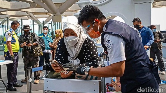 PPKM DIY Turun ke Level 3, Begini Suasana di Bandara YIA PPKM DIY Turun ke Level 3, Begini Suasana di Bandara YIA