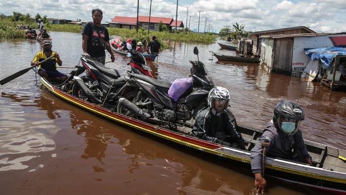 Sungai Kahayan Meluap, Jalan Trans Kalimantan Terendam Banjir Sungai Kahayan Meluap, Jalan Trans Kalimantan Terendam Banjir