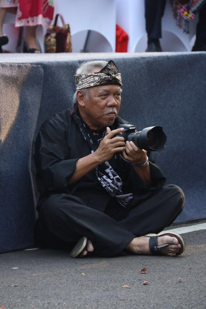 Ragam Gaya Basuki Jadi Fotografer, dari Dalam Mal hingga Ngemper di Jalan