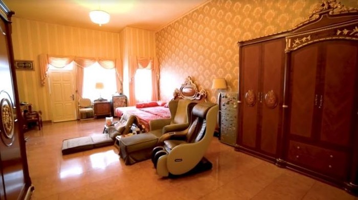 Deretan Kamar Artis Indonesia, Punya Ayu Ting Ting Horor!